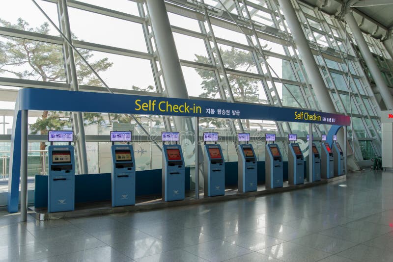 Mar 18,2018 at Front of Self Check-in Counter in Incheon Airport ...