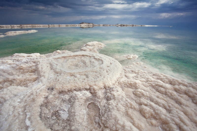 Mar muerto imagen de archivo. Imagen de mineral, balneario - 39943995