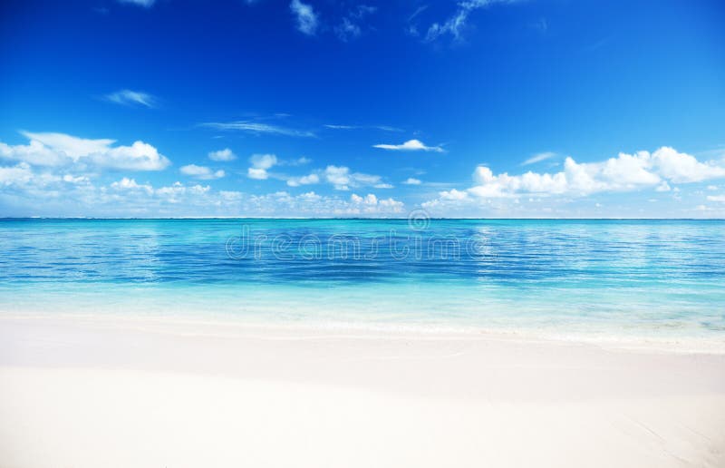 Mar y arena imagen de archivo. Imagen de costa, isla - 21714641