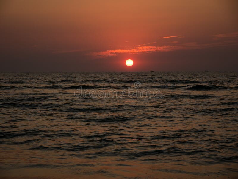 Mar y sol foto de archivo. Imagen de exterior, recorrido - 109035904