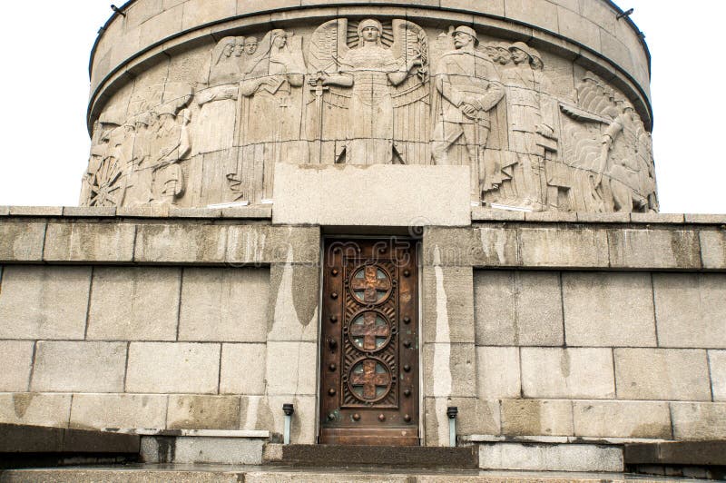 Marasesti Mausoleum - Detail Stock Image - Image of canon, landmark ...