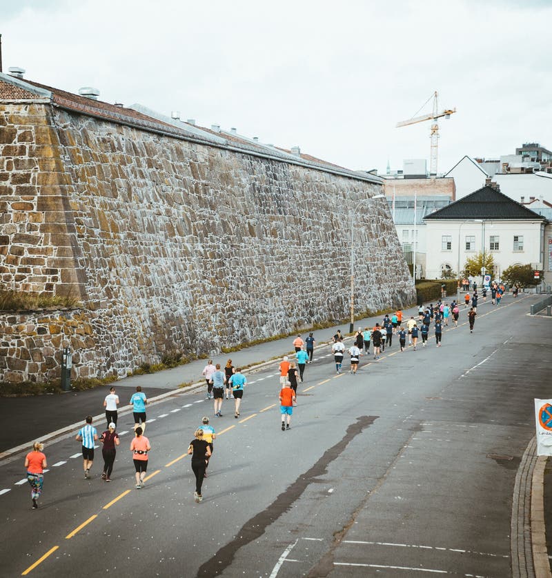 Marathon in the city editorial photography. Image of activity - 127666047