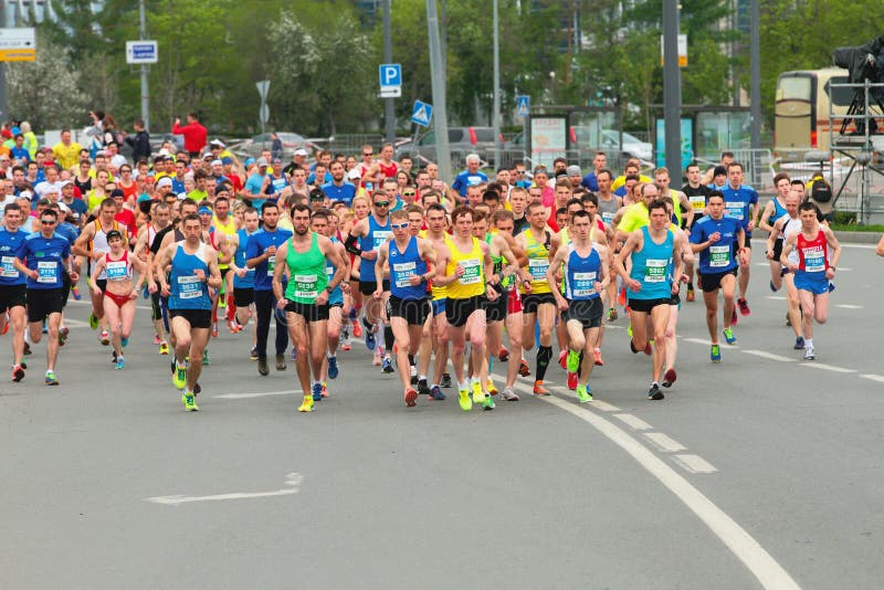 Marathoners Running in Cold Rainy Wet Conditions, Editorial Stock Photo ...