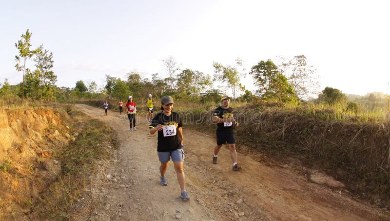 Marathon trail runners editorial photo. Image of stride - 21137531