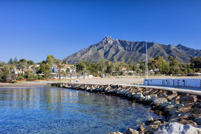 Marbella-Strand Auf Costa Del Sol in Spanien Stockfoto - Bild von ...
