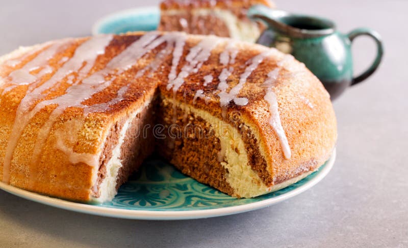 Marble Cake with Lemon Icing Stock Image - Image of chocolate, icing ...