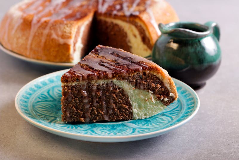 Marble Cake with Lemon Icing Stock Image - Image of topping, cake: 78464123