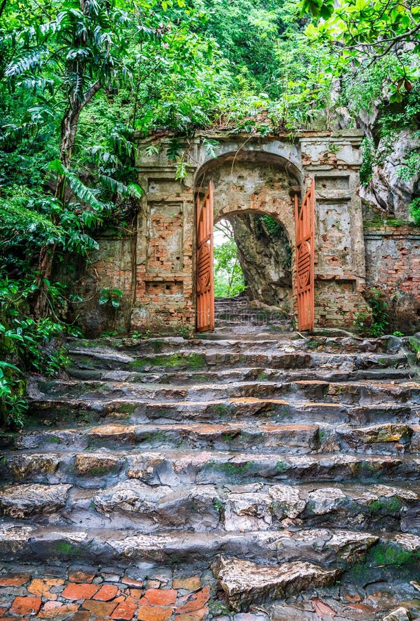 Marble Mountain path stock image. Image of vietnam, landmark - 302295255
