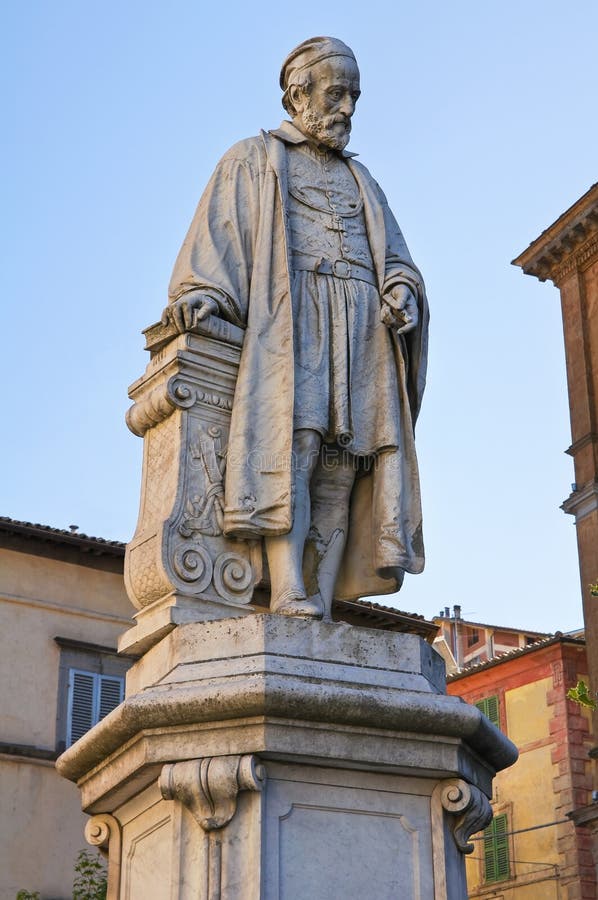 Statue of Mathematician Fibonacci in Pisa Editorial Stock Photo - Image ...