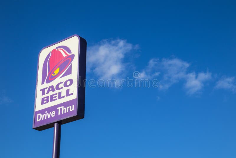 Marca De Calle Taco Bell, Copyspace Derecho Imagen editorial - Imagen ...