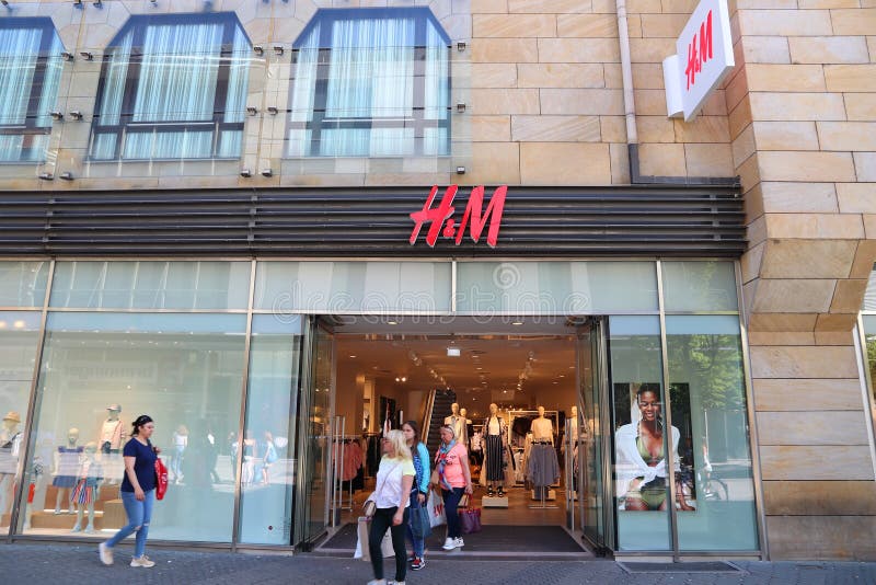 Marca de la moda del HM foto de archivo editorial. Imagen de negocios ...