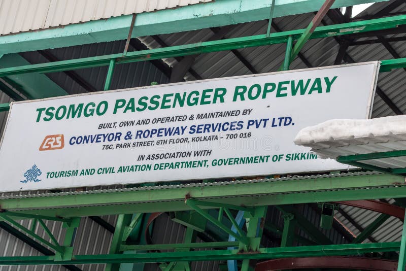 Frozen Tsongo Lake editorial photography. Image of life - 244771497