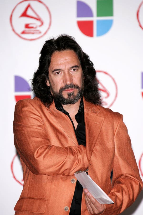 Marco Antonio Solis editorial image. Image of hollywood - 37346555