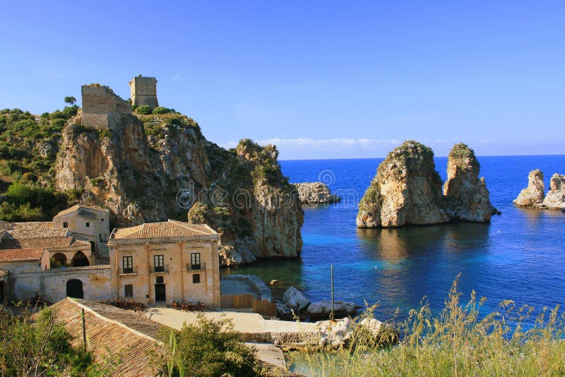 Pesca Dello Sgombro, Reti in Mare Fotografia Stock - Immagine di acqua ...