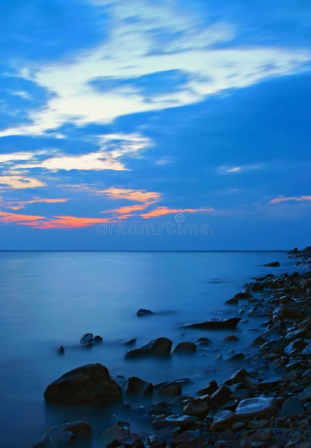 Mare di notte immagine stock. Immagine di pieno, pacificato - 47317249