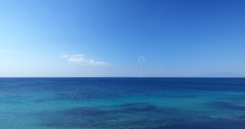 Mare e cielo immagine stock. Immagine di vacanza, nave - 2924863