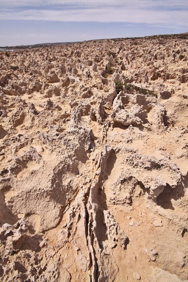 Formazioni Rocciose Vento-erose Della Pietra Grigia in Deserto ...