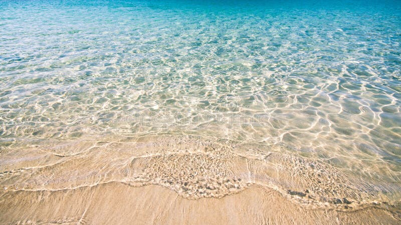 Mare Trasparente Ed Acqua Cristallina Della Sardegna Fotografia Stock ...