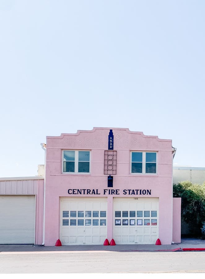 Marfa Pink Fire Station editorial image. Image of minimal - 222932355