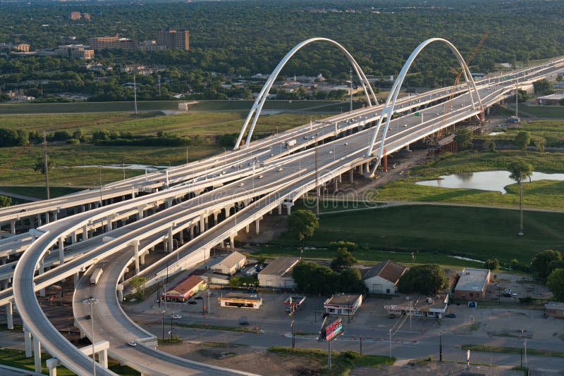 Margaret Mcdermott Bridge Dallas, Texas Editorial Photo - Image of arch ...
