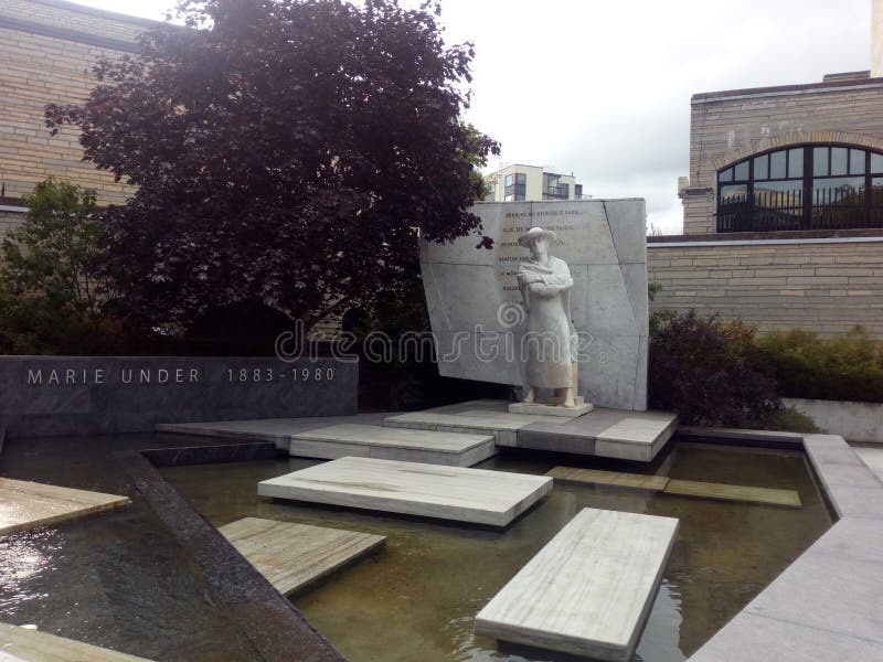 Marie Under-Statue redaktionelles stockbild. Bild von statue - 169009264