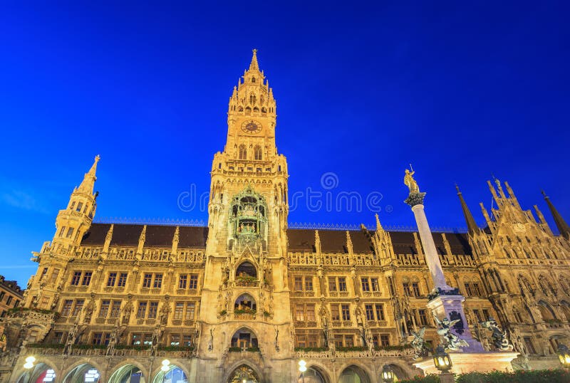 Marienplatz - Monaco Di Baviera - La Germania Immagine Stock - Immagine ...