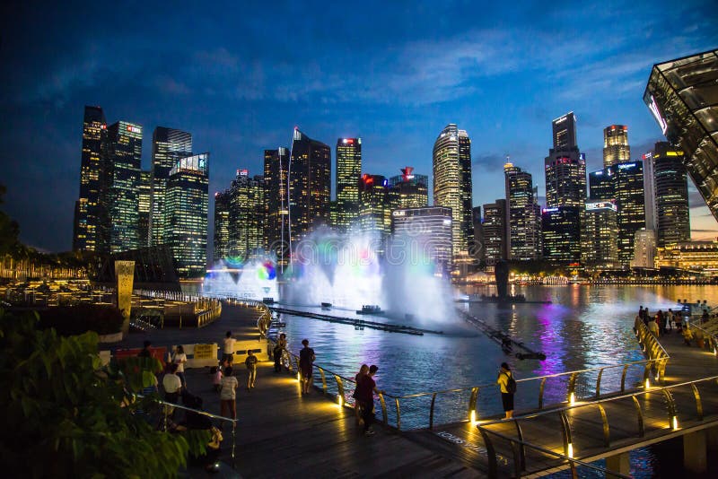 Views of the Marina Bay Promenade in Singapore Editorial Stock Image ...