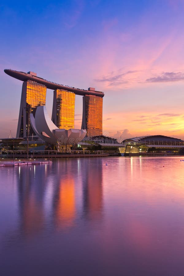 Marina Bay Sands editorial stock image. Image of leisure - 22837419