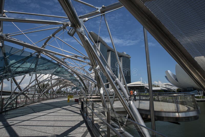 Marina Bay with Marina Bay Sands Hotel and the ArtScience Museum ...