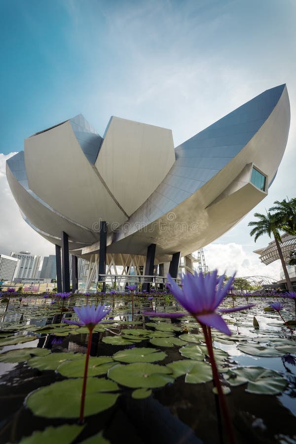 Marina Bay Sands and Waterfront in Singapore, April 2022 Editorial ...