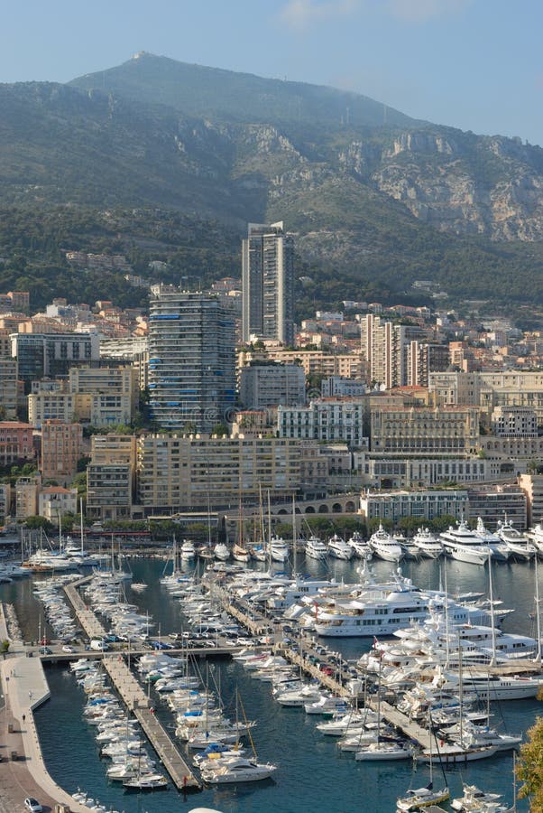 Monte Du Monaco De Marina De Carlo Image stock - Image du jetée ...