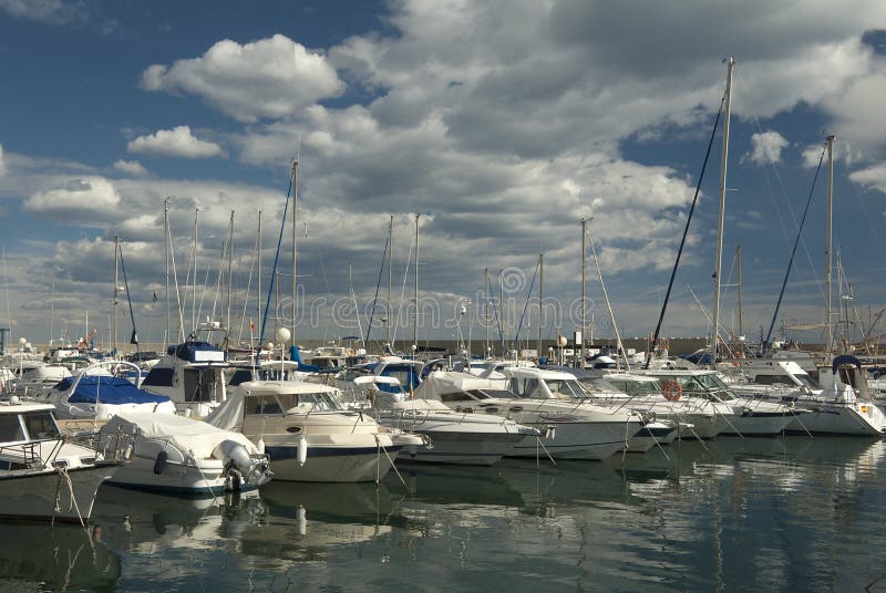 Marina de port de Garrucha image stock. Image du ciel - 23415093