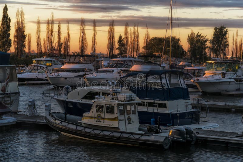 Marina at sunset editorial photo. Image of modernstyle - 82096371