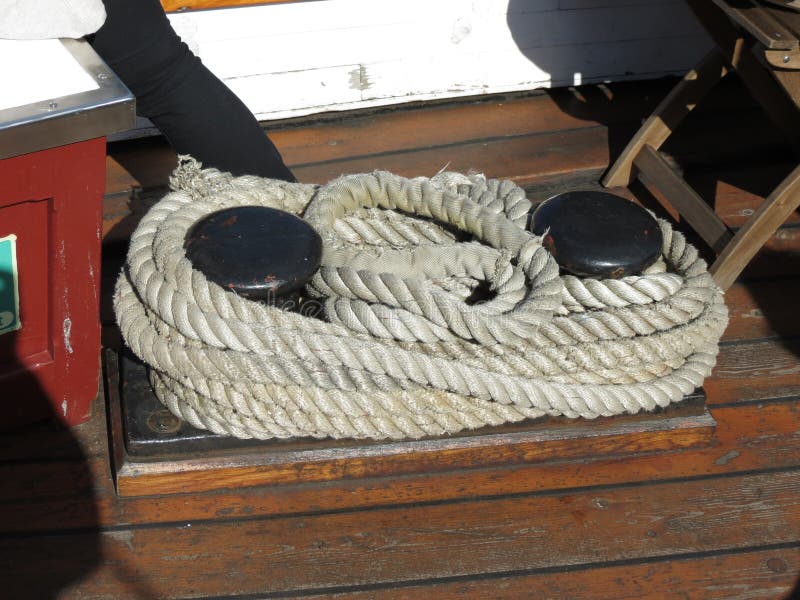 A Marine Rope To Secure a Boat To a Quay or Bollard Stock Image - Image ...