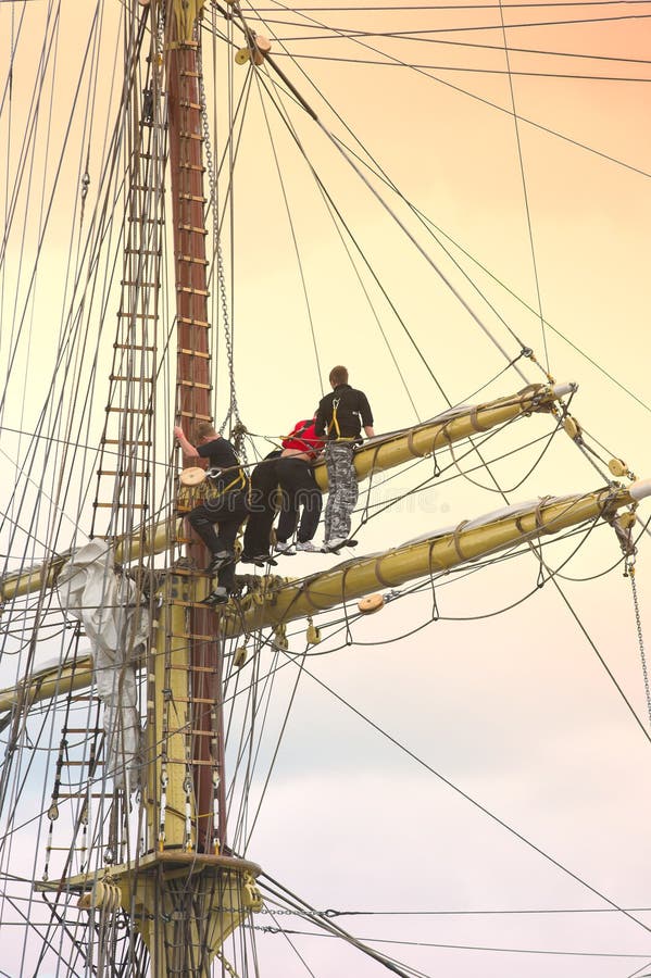 Aparejo Del Mástil Y Del Barco De Vela Foto de archivo - Imagen de ...