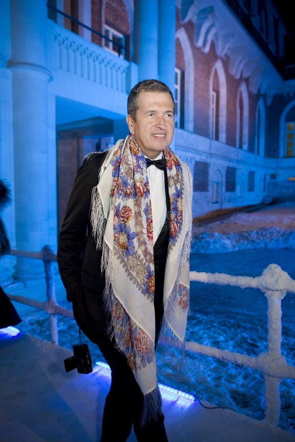 Mario Testino editorial image. Image of actress, ball - 11476340