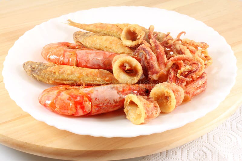 Marisco frito imagen de archivo. Imagen de mezcla, restaurante - 50014141