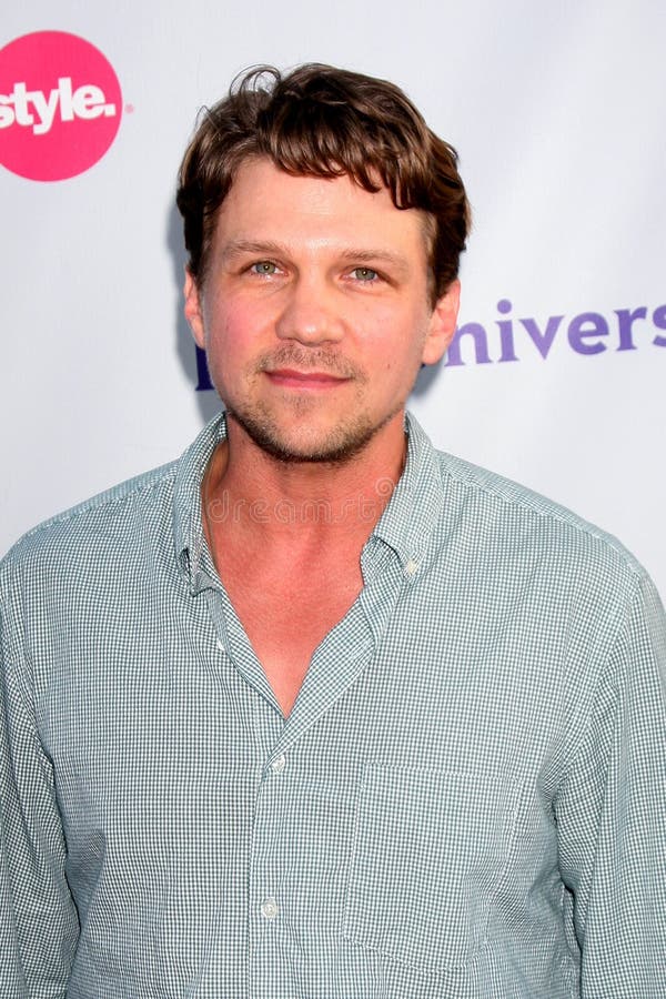 Mark Blucas editorial image. Image of angeles, star, arriving - 23573495