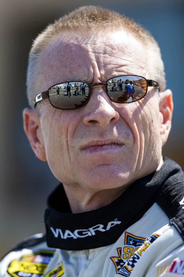 Mark Martin En El Dodge Save Mart 350 Imagen editorial - Imagen de ...