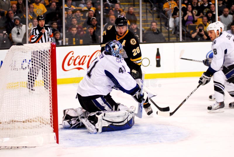 Mark Recchi and Mike Smith editorial photo. Image of helmet - 18648166
