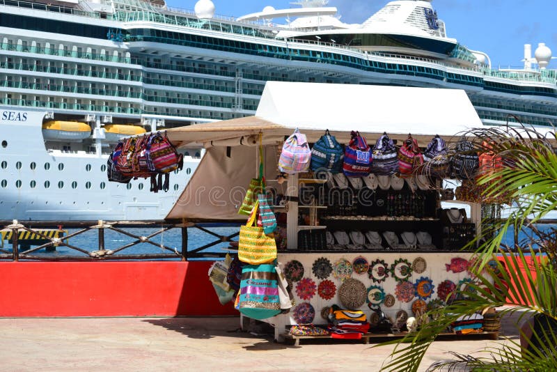 Market and cruise ship editorial image. Image of cruise - 38212830