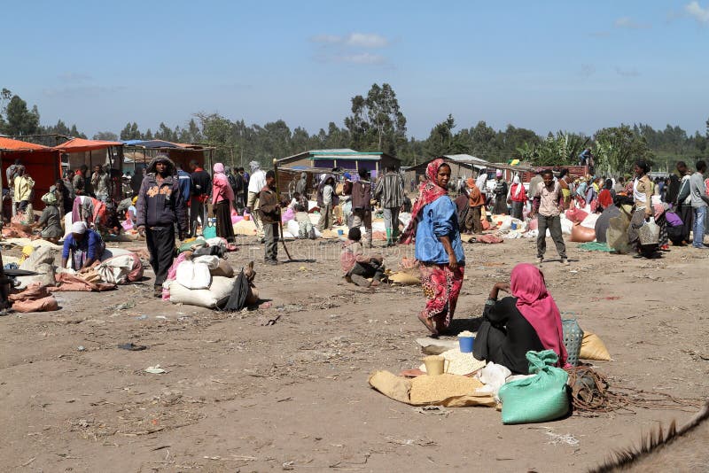 Market Day at Awassa in Ethiopia Editorial Photo - Image of customer ...