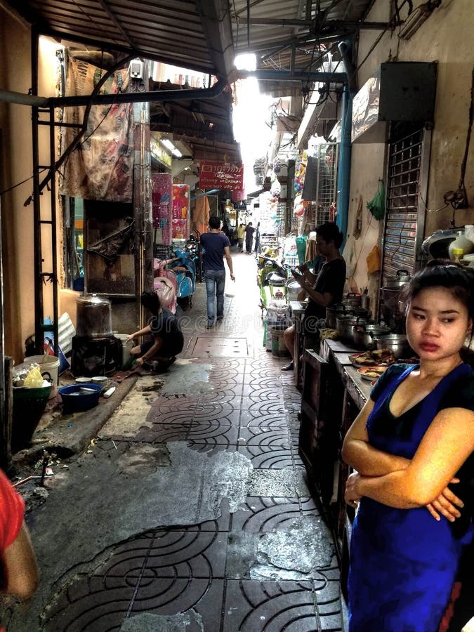 Market shopping in Dubai editorial photography. Image of barter - 68379712