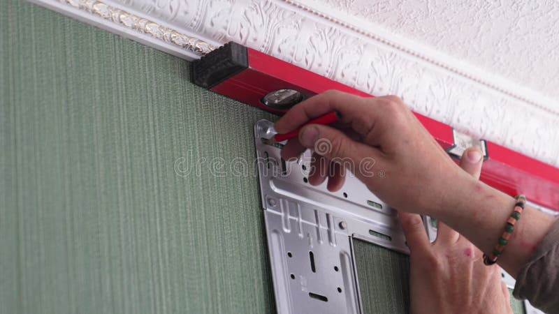 Marking the Attachment Point of the Mounting Strip for a Split System ...