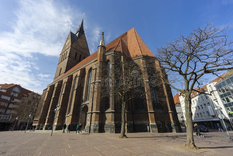 Marktkirche Hannover An Einem Sonnigen Tag Vor Dem Blauen Himmel ...