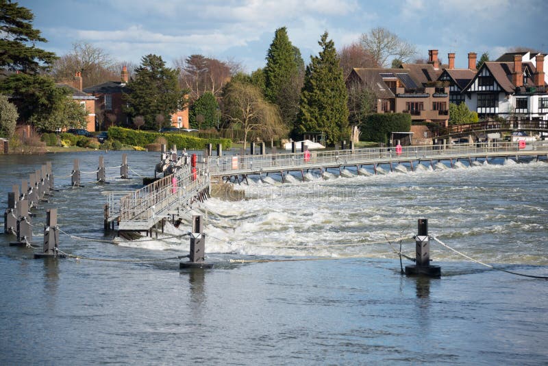 Marlow weir stock image. Image of waterway, thames, europe - 45995829