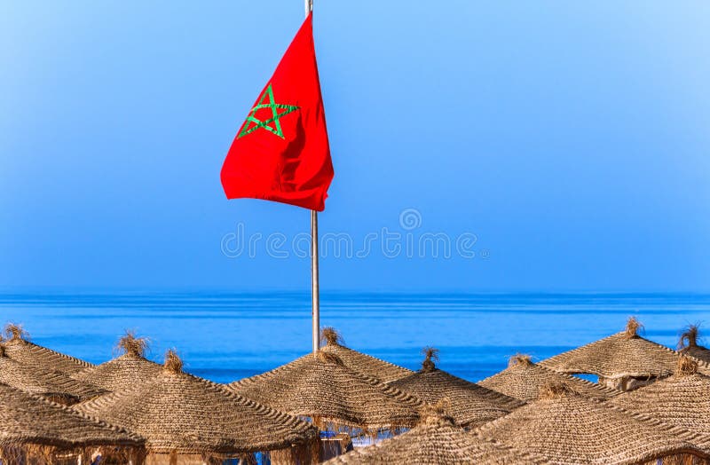 Marokkaanse Vlag Op Het Strand in Agadir Stock Afbeelding - Image of ...