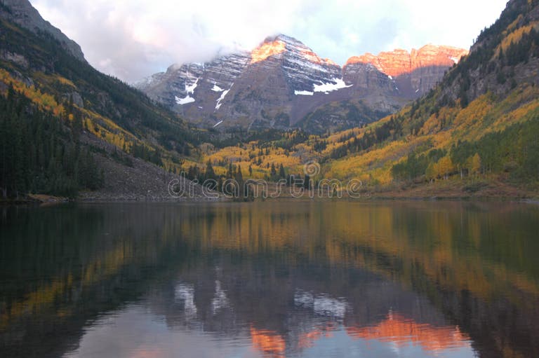 Maroon Bells Aspen Colorado Stock Photo - Image of fish, reflection: 383696