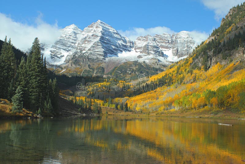 Maroon Bells, autumn stock image. Image of peak, tree, yellow - 276489