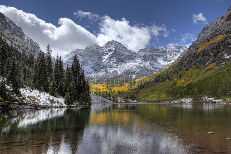 Maroon Bells, autumn stock image. Image of peak, tree, yellow - 276489